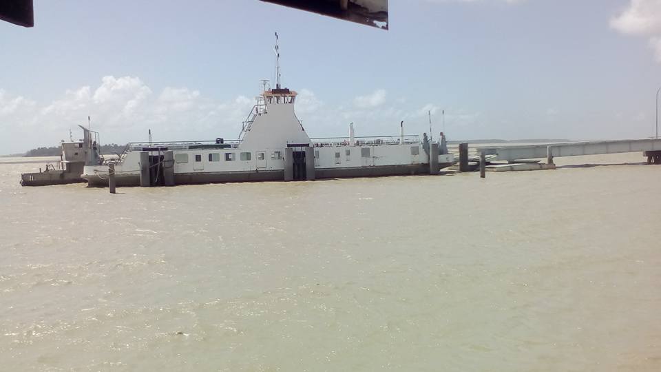 Veerboot Canawaima voor reparatie in dok Paramaribo – Dagblad Suriname