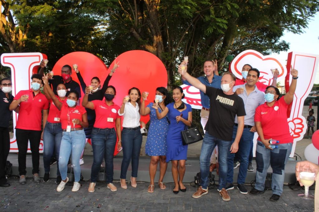 ‘I Love Fernandes Bakery’ sign onthuld – Dagblad Suriname