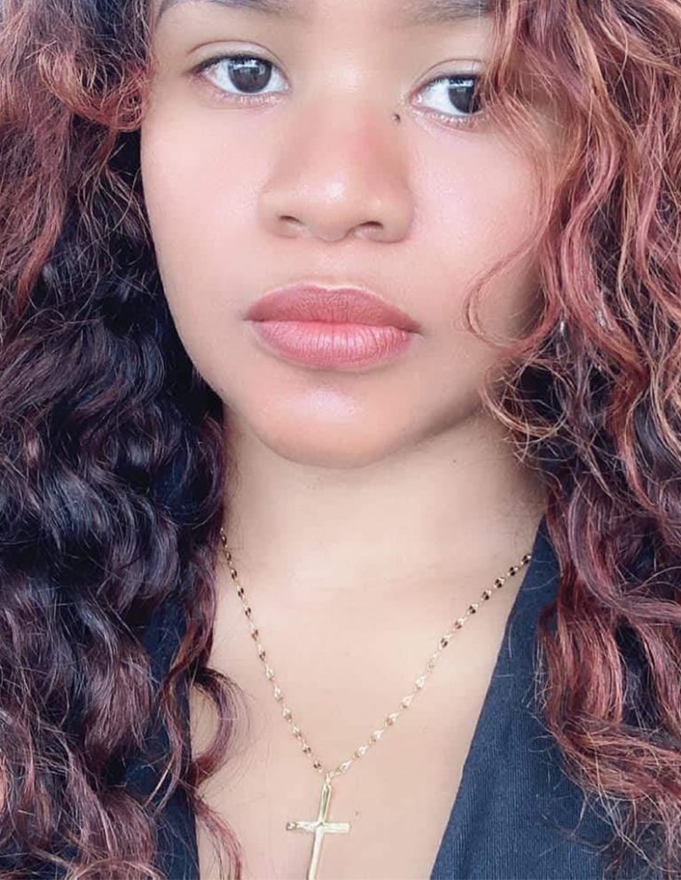 Surinaamse ontwerper Cynthia Read en haar producten – Dagblad Suriname