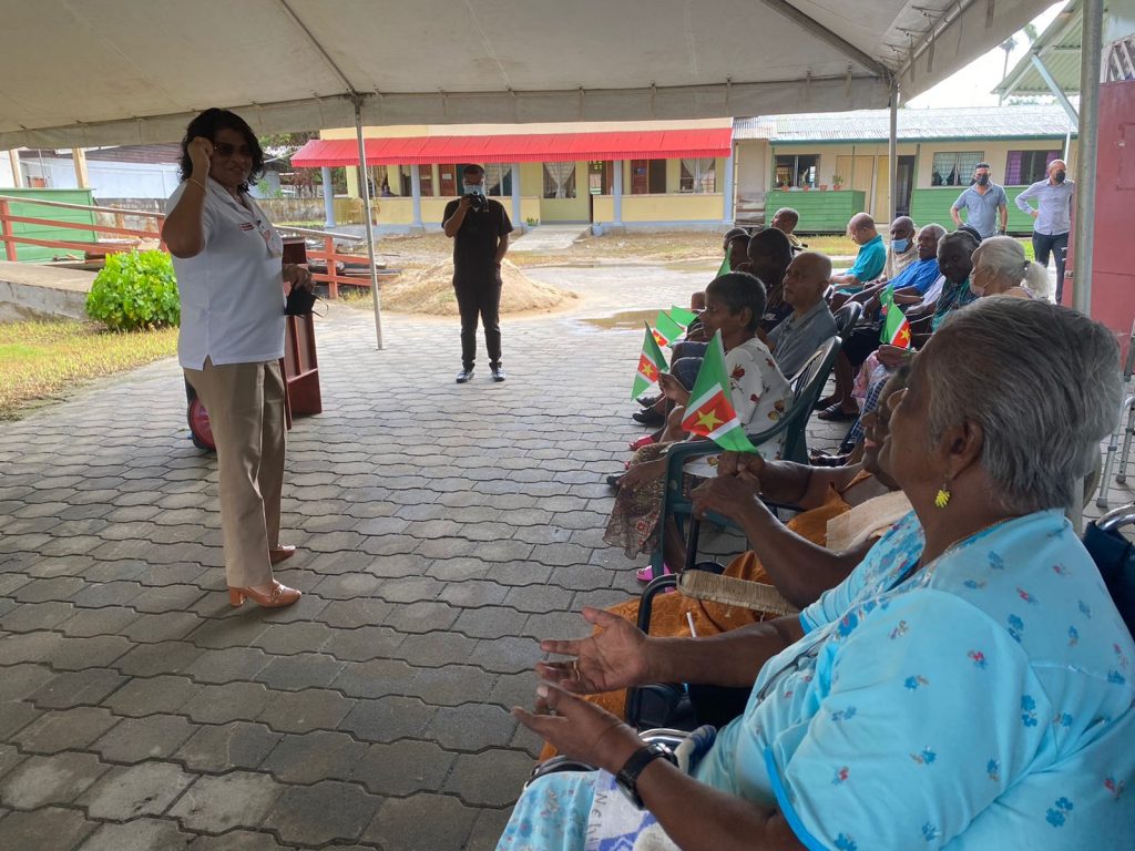 Spa beurt Huize Francis in Nickerie – Dagblad Suriname