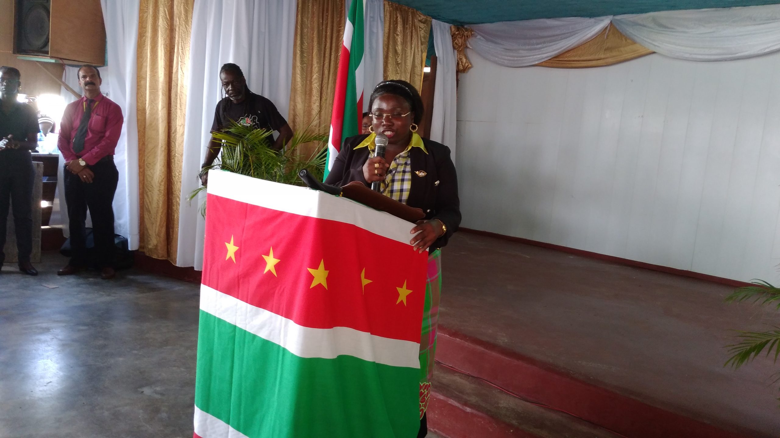 Waarnemend-president Brunswijk: “ABOP komt met de uitreiking van 466 ...