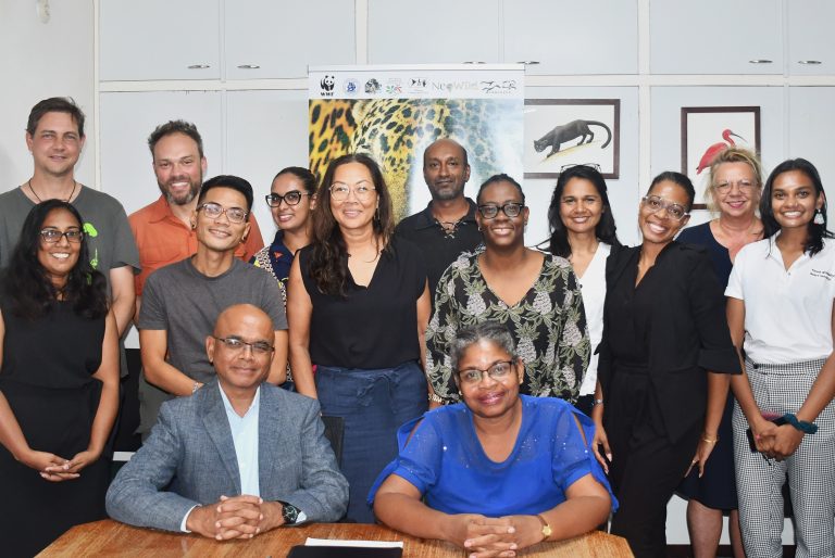 Formele bekrachtiging samenwerking AdeKUS en WWF-Guianas – Dagblad Suriname