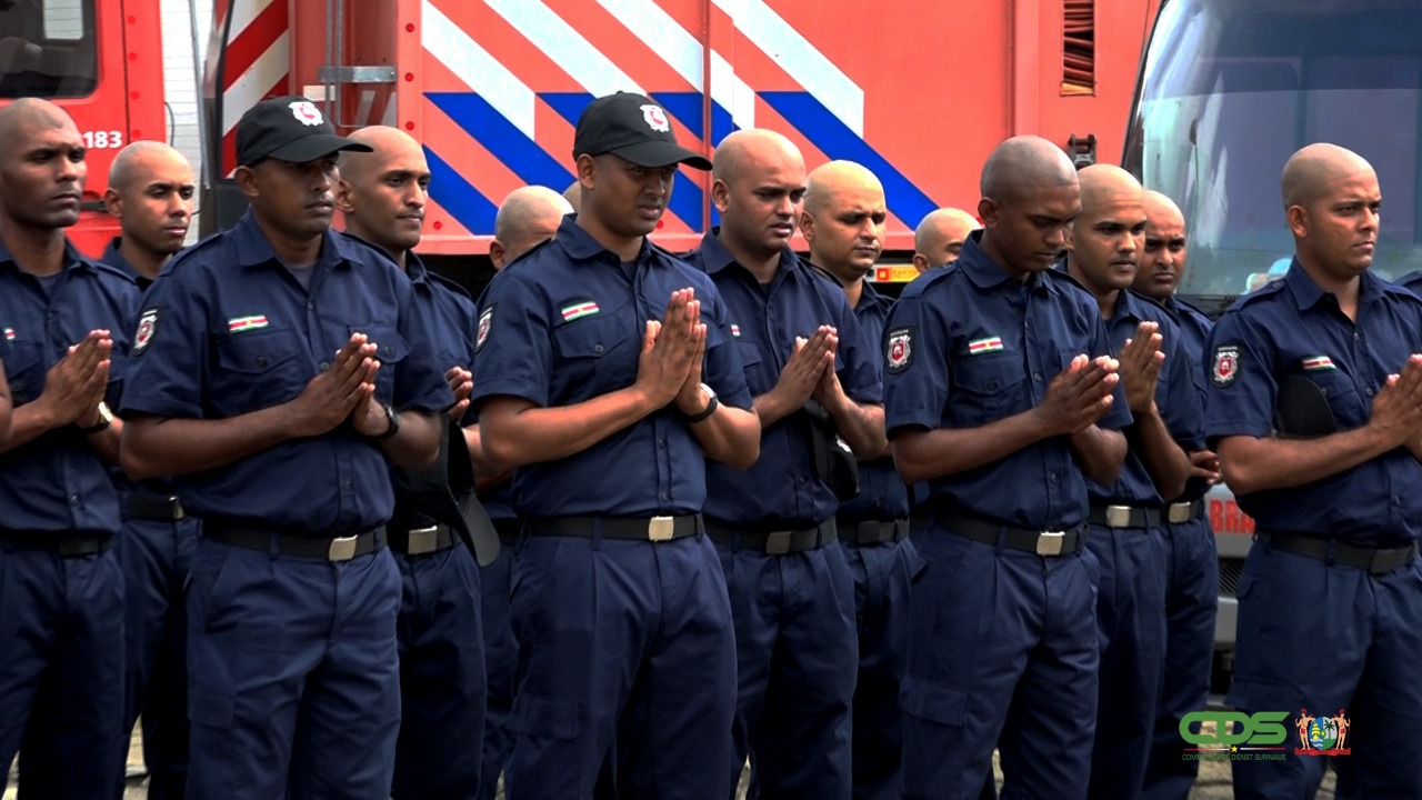 Korps Brandweer is 147 brandwachten rijker – Dagblad Suriname