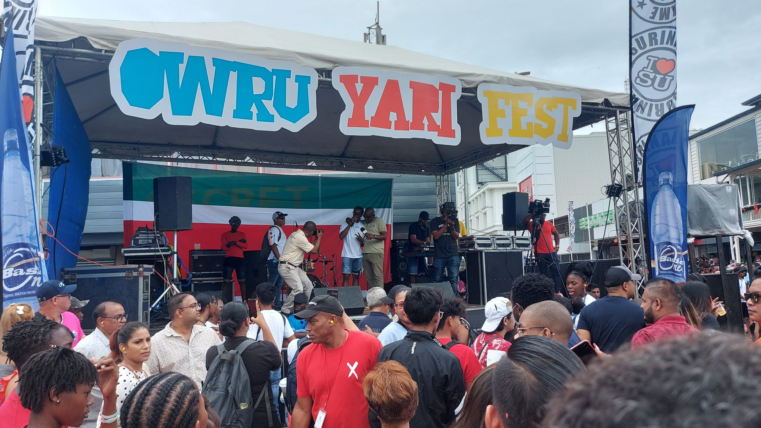 Duizenden bezoekers Owru Yari Feest binnenstad Paramaribo – Dagblad Suriname