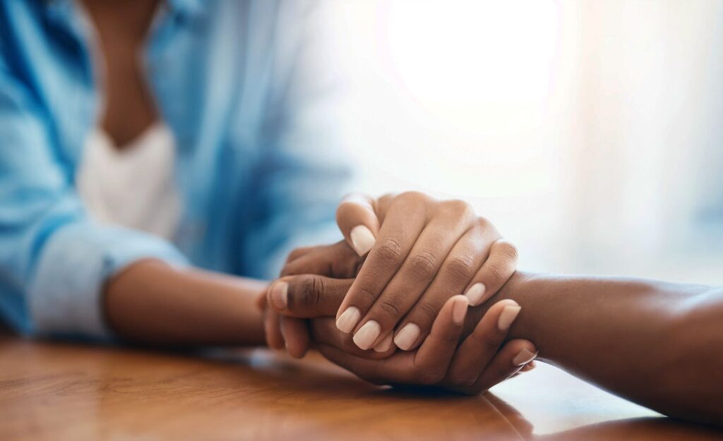 Ondanks de crisis zijn er mensen die anderen op vele manieren helpen en ...