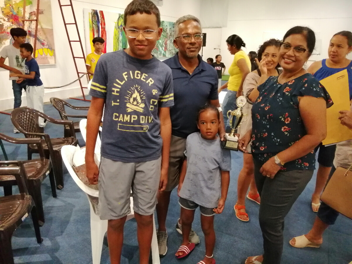 Giann Ellis behaalt derde plaats bij tekenwedstrijd Lions International – Dagblad Suriname