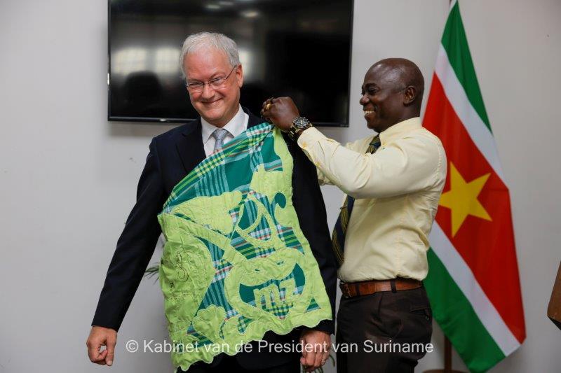 Marc Sprenger na jaren steun aan gezondheidszorg Suriname terug naar ...