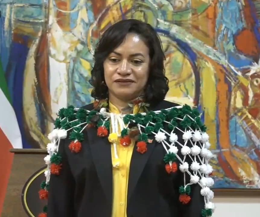 Met beëdiging Ines Pane nu 18 ministers in wiebelende boot regering ...