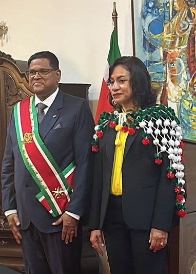 Met beëdiging Ines Pane nu 18 ministers in wiebelende boot regering ...