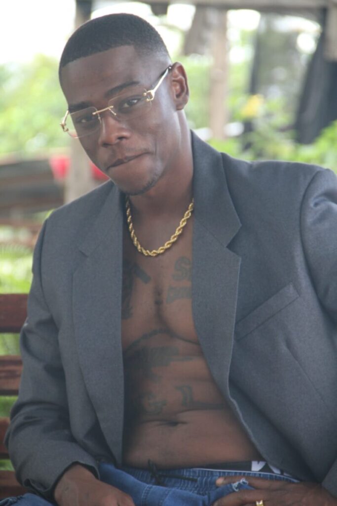 ‘Eye Candy Bae’ nieuwste single van rapper Melk – Dagblad Suriname