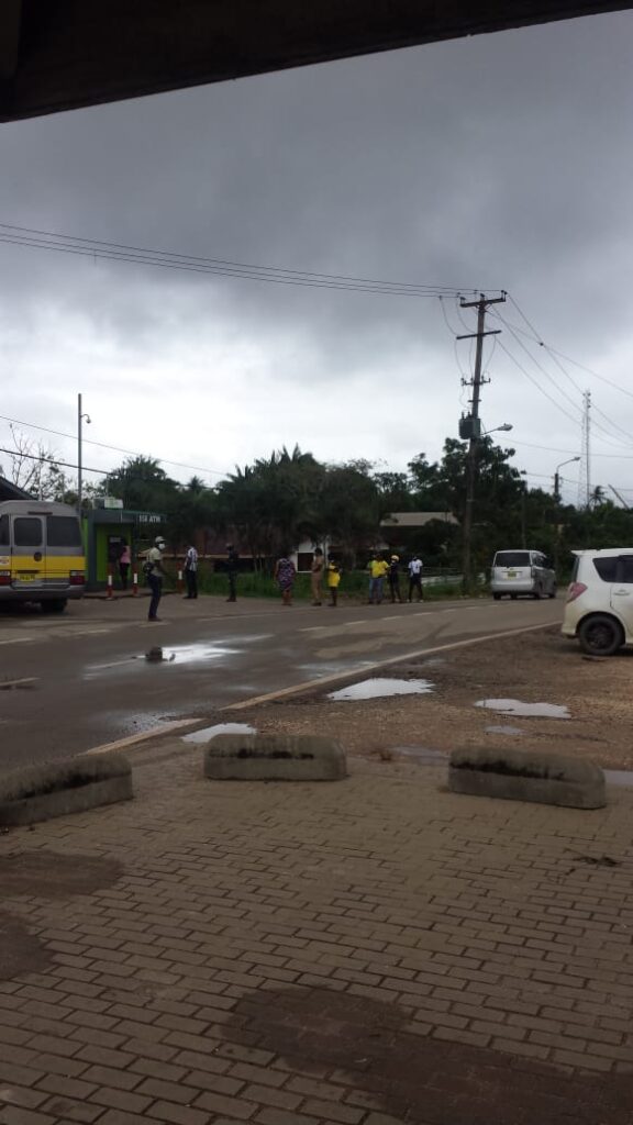 ‘s Avonds begint het echte leven in Paranam… – Dagblad Suriname