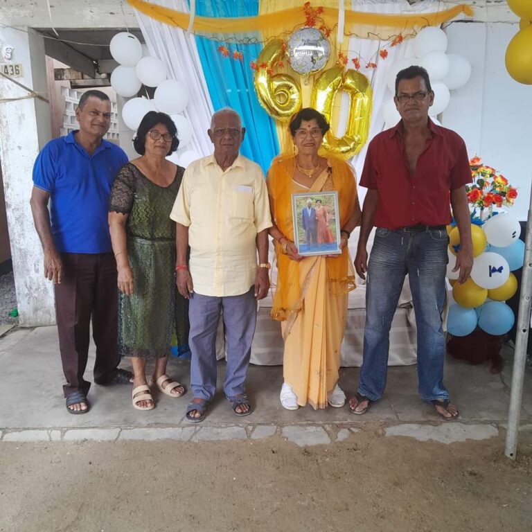 Echtpaar Mahabier-Chedi viert diamanten huwelijk – Dagblad Suriname