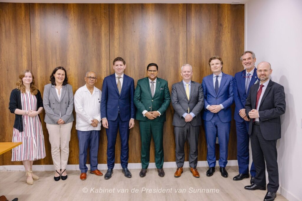 De symbolische waarde van het Nederlands parlementaire bezoek aan ...