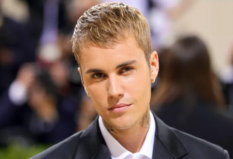 Justin Bieber neemt afscheid van zakenmanager Lou Taylor – Dagblad Suriname