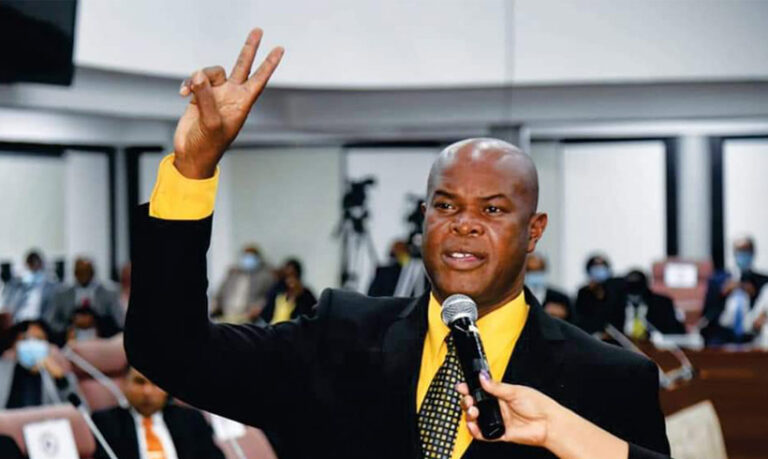 De saga van Ronnie Brunswijk: Een politiek schaakspel dat uit de hand ...