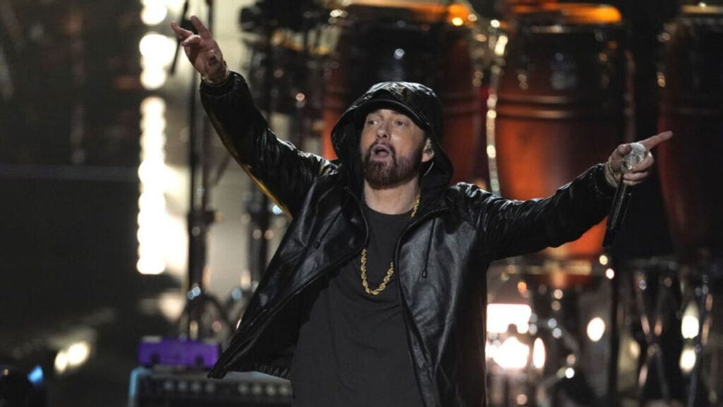 Eminem verbaast fans met ‘The Death of Slim Shady’ Paas-ei – Dagblad ...