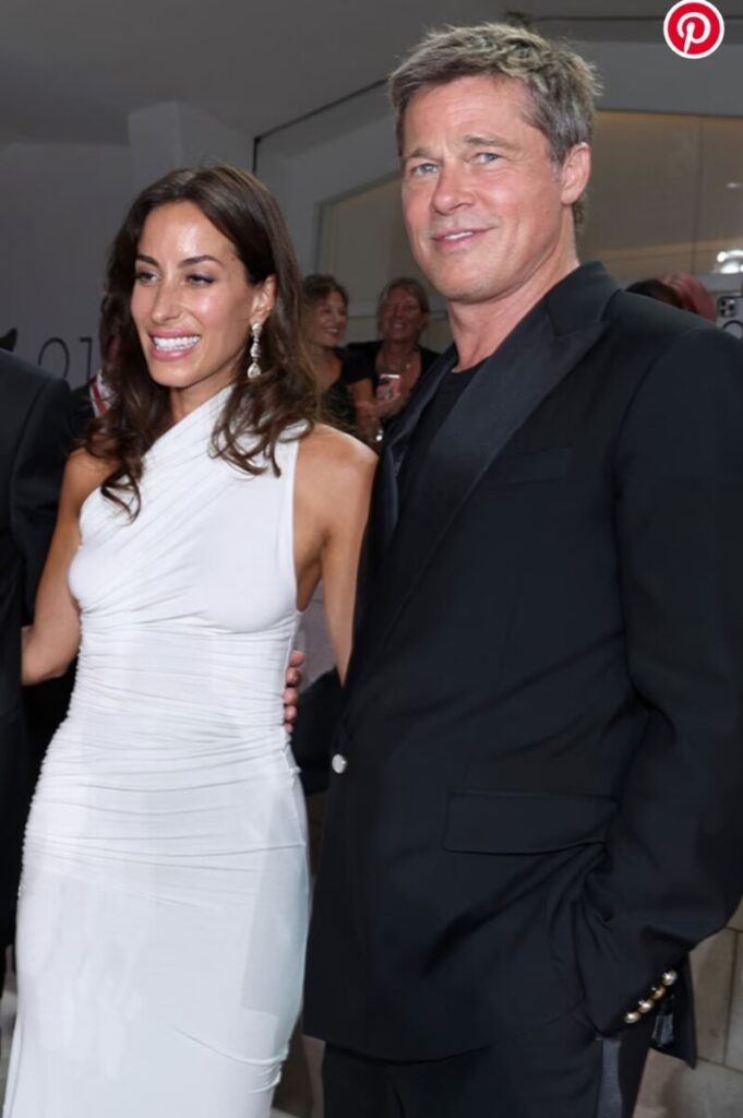 Brad Pitt en Ines De Ramon maken debuut op de rode loper als koppel ...