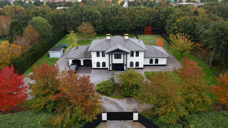 Rapper Boef verkoopt villa in Almere: ondanks daling vraagprijs dikke ...