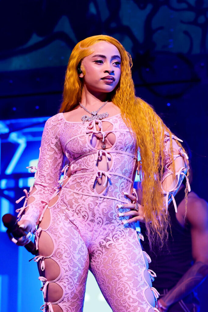 Ice Spice duikt op voor een introspectief optreden “On The Radar” en zorgt voor verdeelde ...