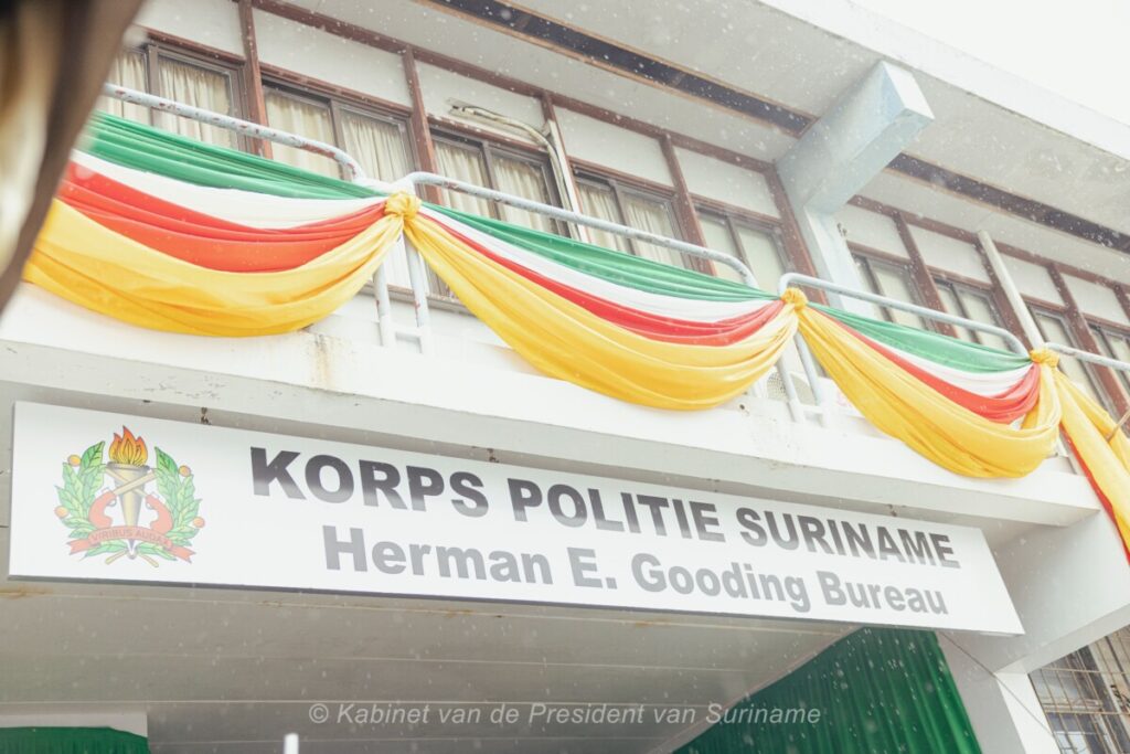 Amerikaanse scholen verbieden Crocs – Dagblad Suriname