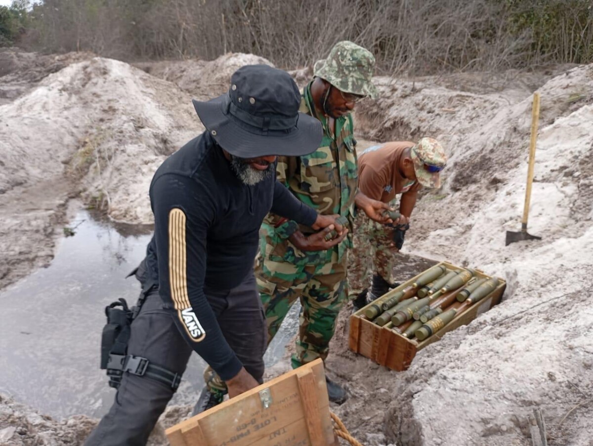 Vernietiging van afgekeurde munitie – Dagblad Suriname
