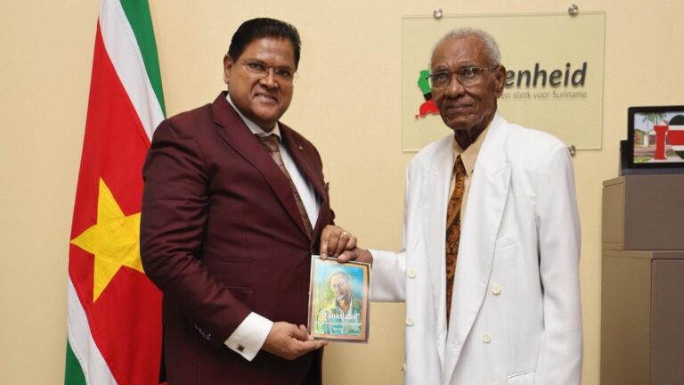 Oud-politicus Ulrich Edward Aron op 80-jarige leeftijd overleden ...