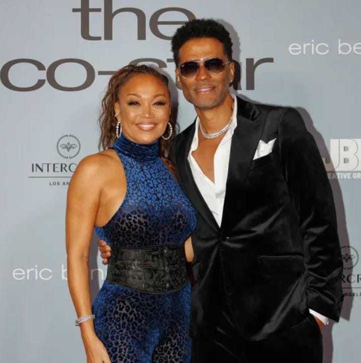 ‘So Distracted’ bereikt nummer 1 op Adult R&B Airplay – Dagblad Suriname